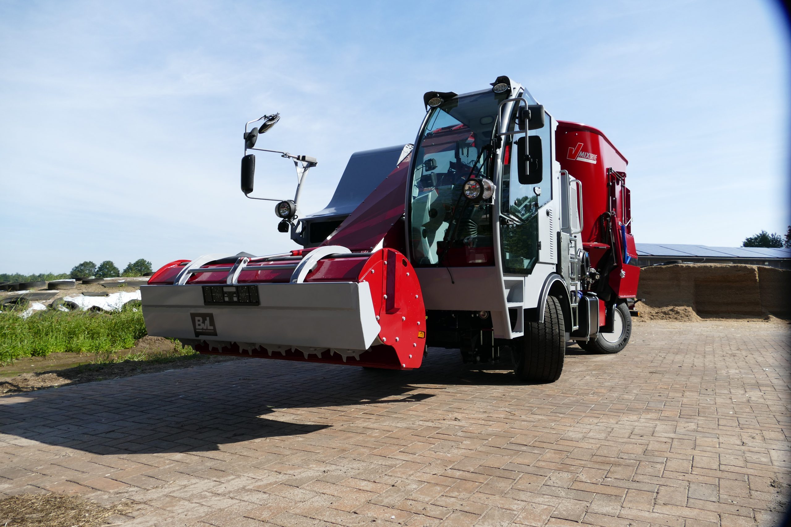 BvL: Self-loading mixer wagon in a new version - Agro World Tarım ...