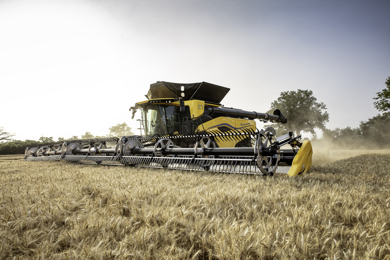 New Holland CR11 Combine Debut Tour Takes Off in North America