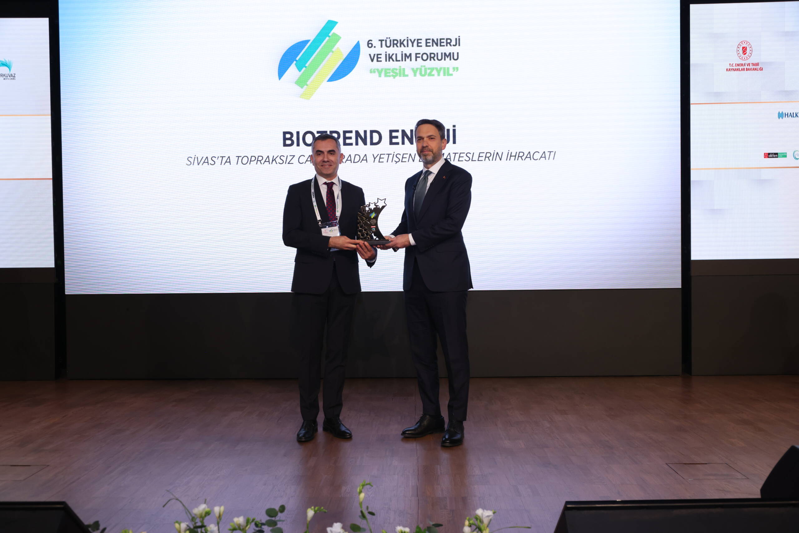 Biotrend’e SİVERA Marka Domatesleriyle Ödül - Agro World Tarım Dünyası ...